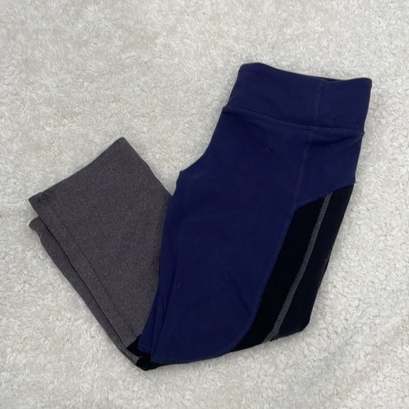 ALO Yoga | Pants & Jumpsuits | Alo Yoga Capri | Poshmark
